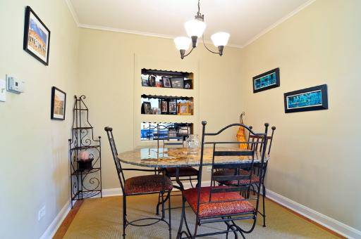 2100 Robincrest, Glenview, IL 60025