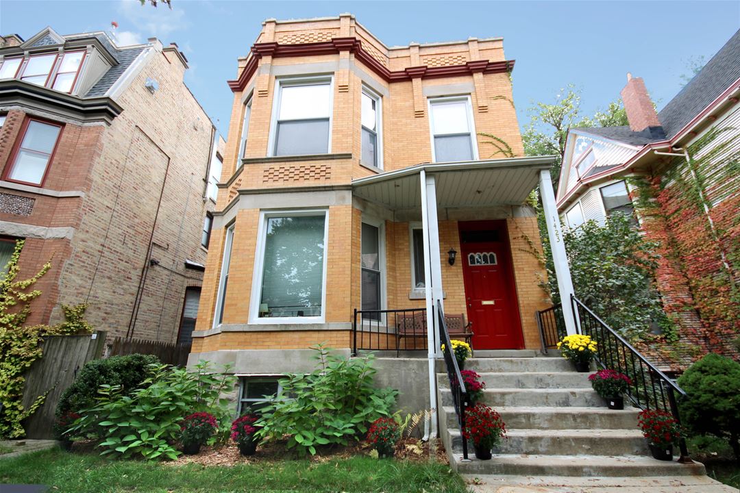 1423 W Belle Plaine, Apt 2, Chicago, IL 60613 - Graceland West