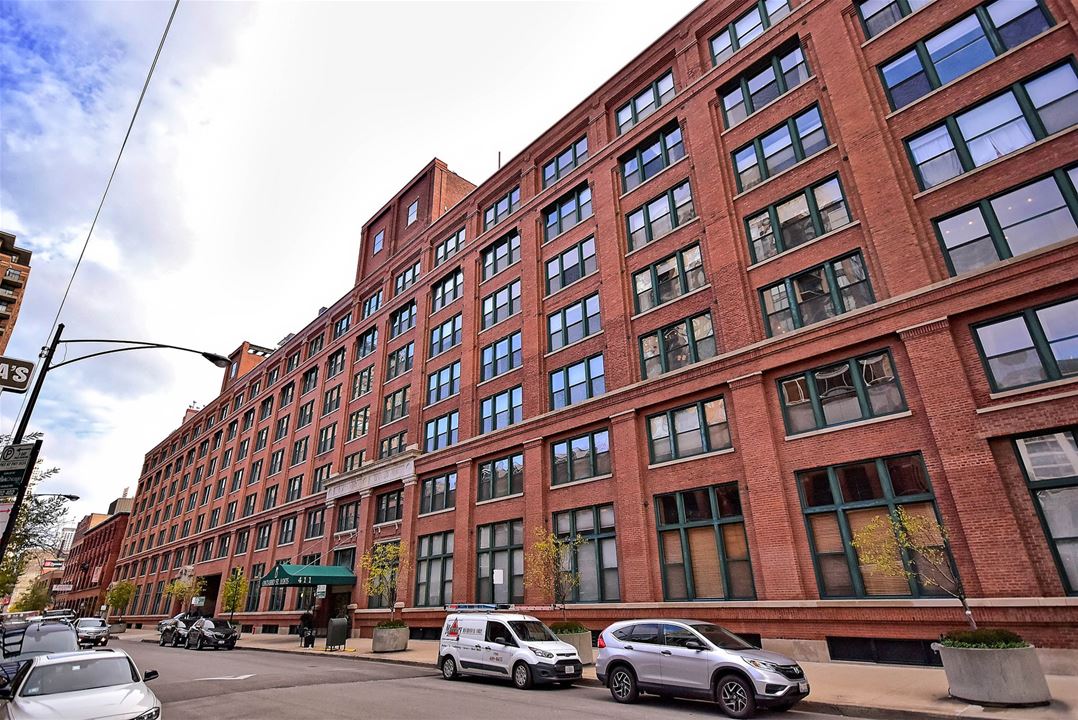 411 W Ontario, Unit 702, Chicago, IL 60654 - River North
