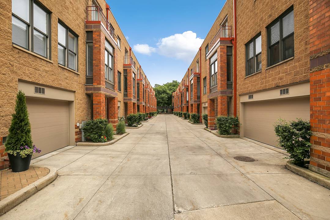 950 W Berwyn, Unit 3, Chicago, IL 60640 - Edgewater