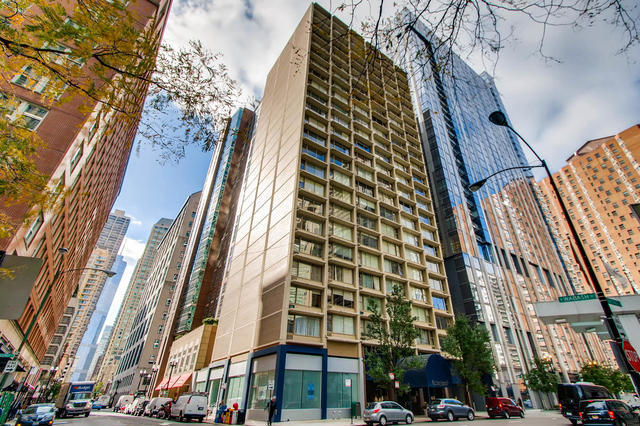 21 E Chestnut, Apt 21B, Chicago, IL 60611 - Gold Coast