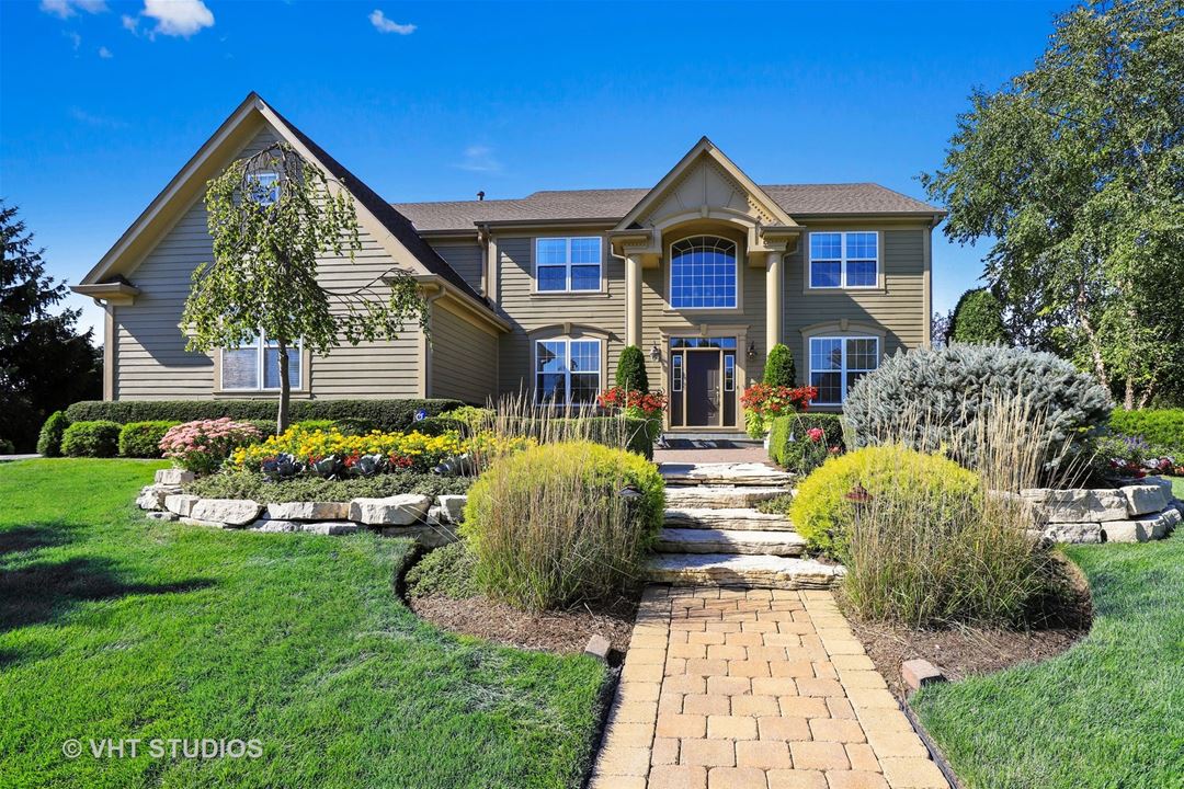 1 Hawthorn Grove, Hawthorn Woods, IL 60047