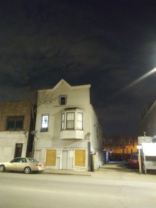 3042 W Belmont, Chicago, IL 60618 - Avondale
