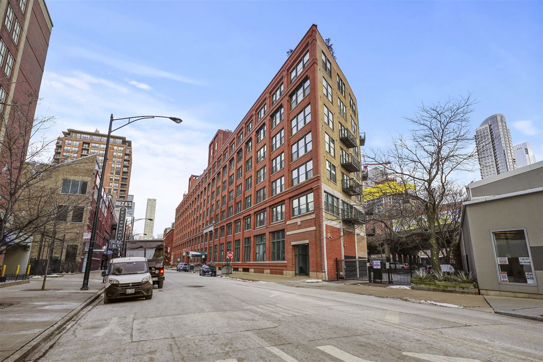 411 W Ontario, Unit 715, Chicago, IL 60654 - River North
