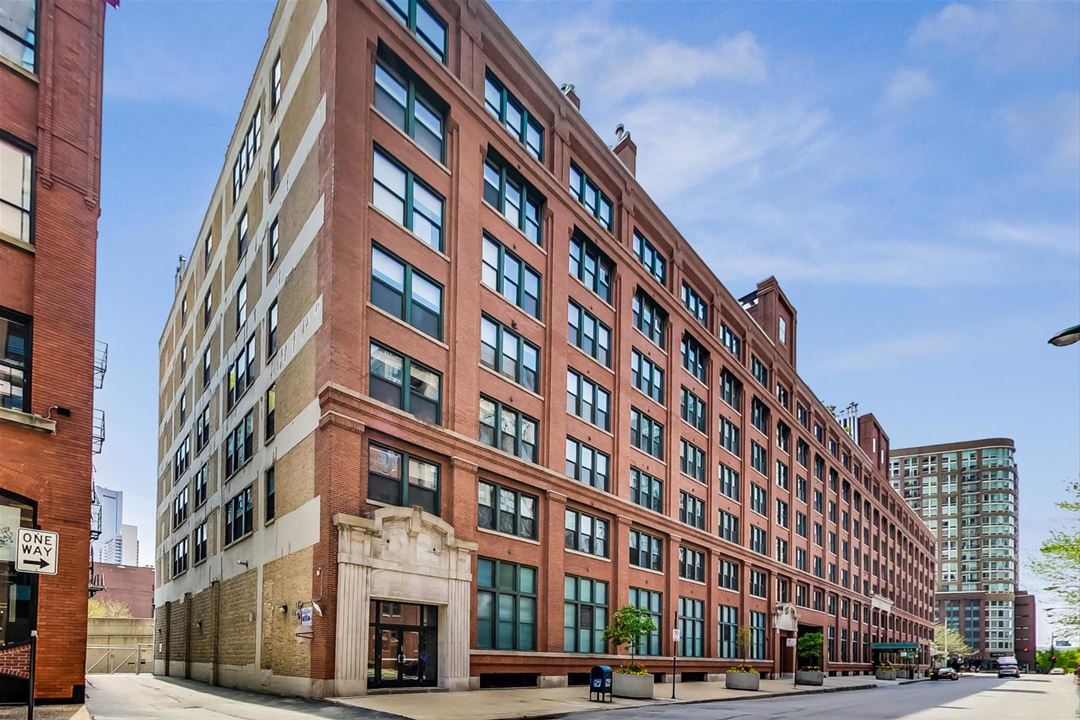 411 W Ontario, Unit 710, Chicago, IL 60654 - River North