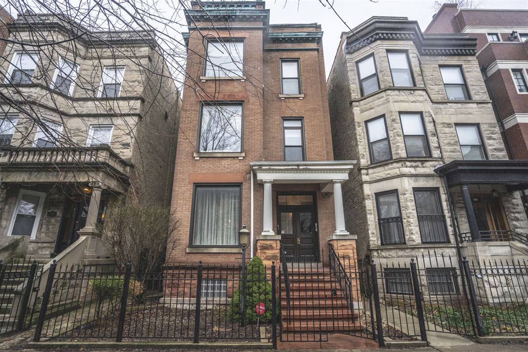 3742 N Fremont, Chicago, IL 60613 - Lakeview