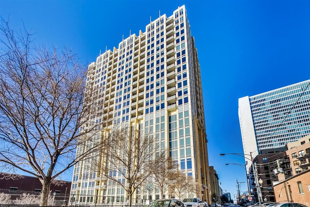 700 N Larrabee, Unit 1703, Chicago, IL 60610 - River North