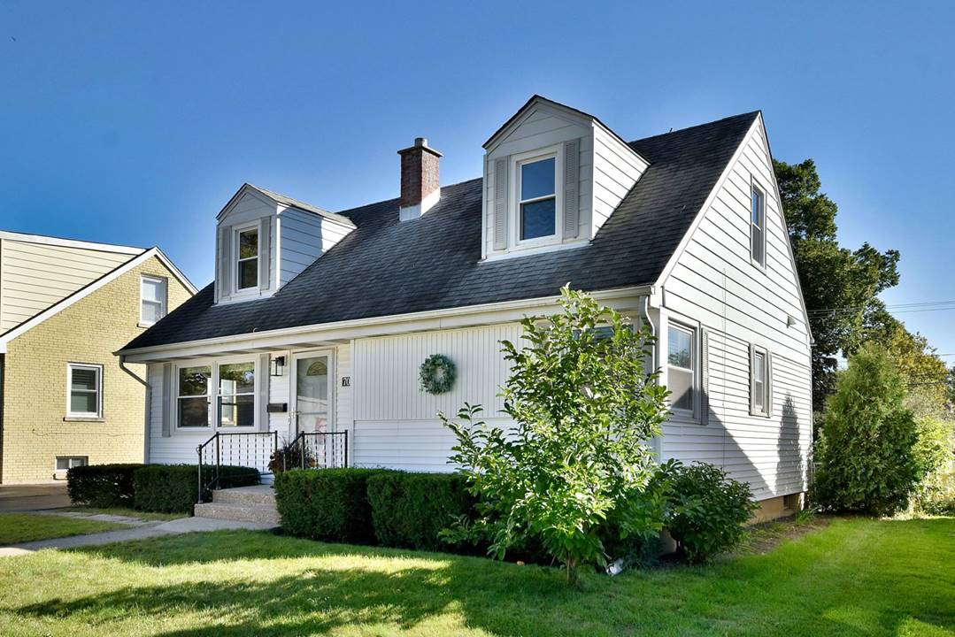 709 S Spring, Elmhurst, IL 60126