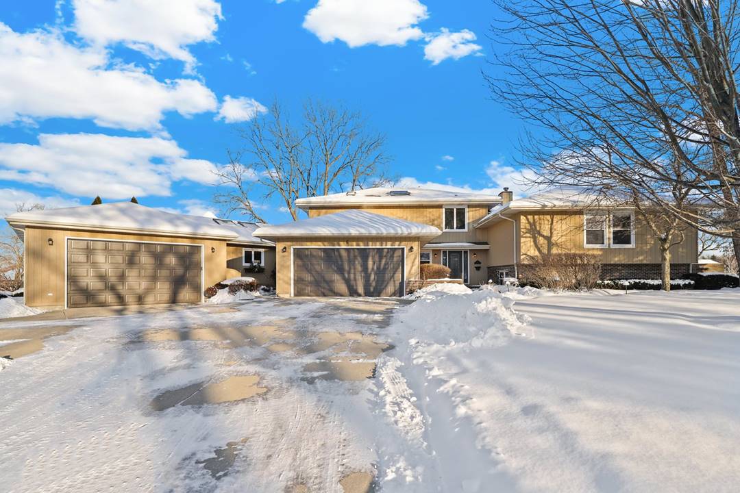 6 John, Hawthorn Woods, IL 60047