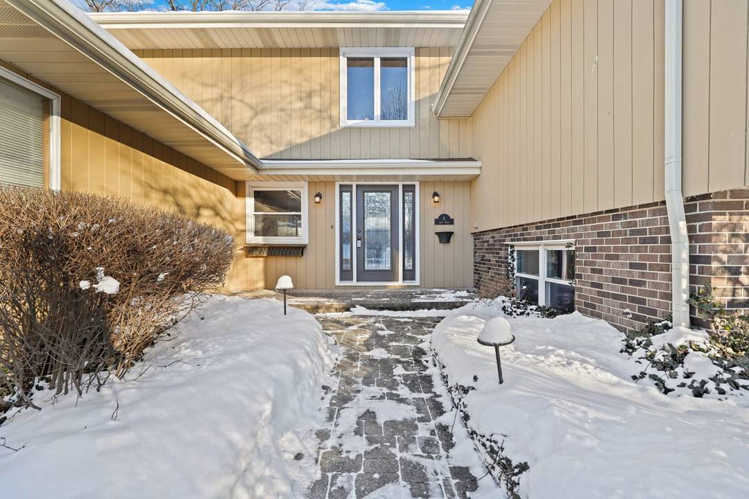 6 John, Hawthorn Woods, IL 60047