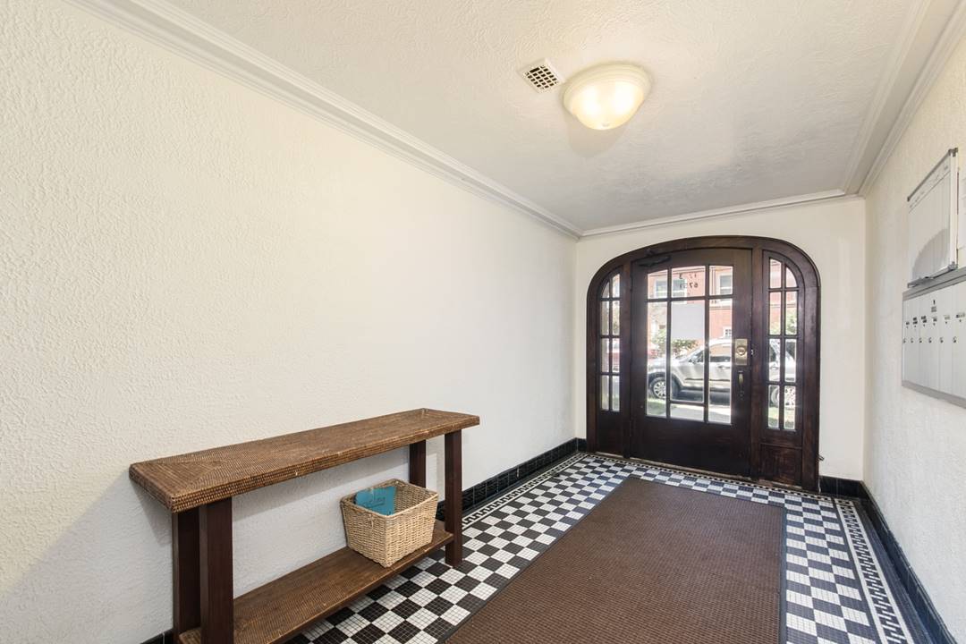 6751 N Newgard, Unit 3S, Chicago, IL 60626 - Rogers Park