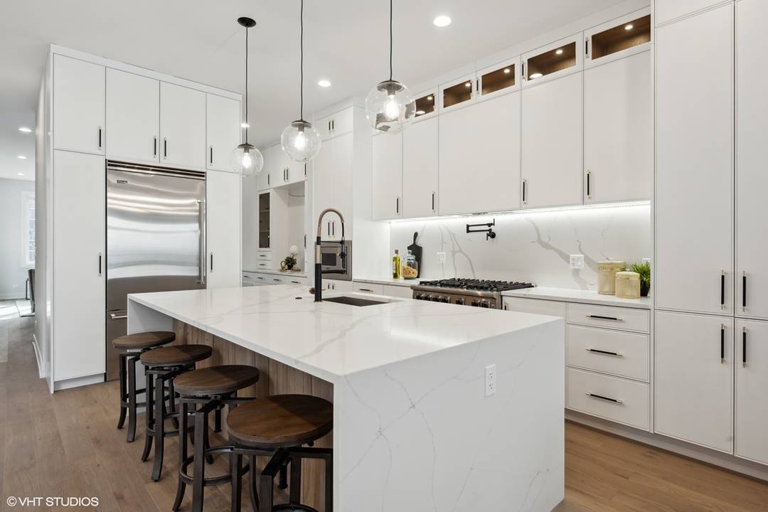 2468 W Pensacola, Chicago, IL 60618 - Northcenter