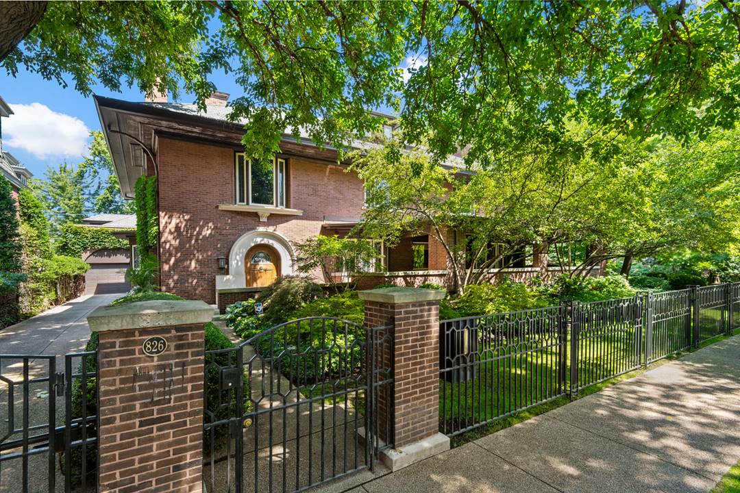 826 W Hutchinson, Chicago, IL 60613 - Uptown