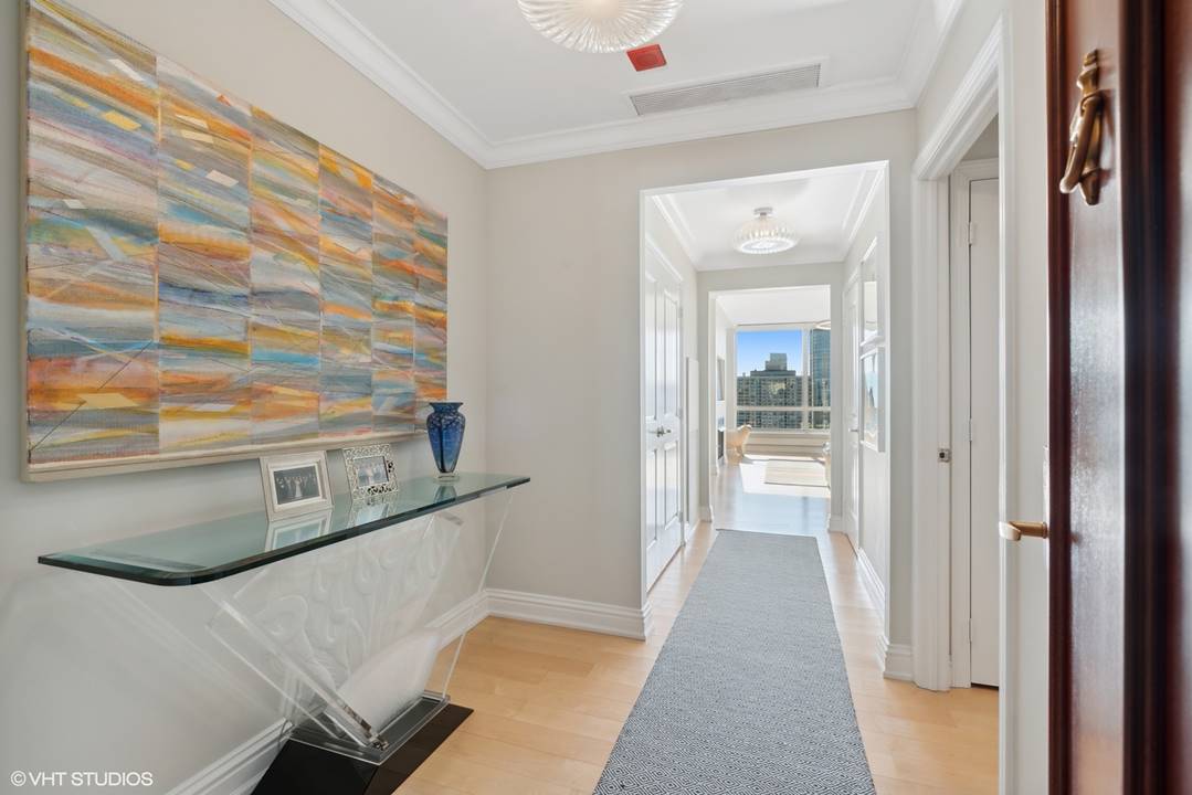 55 E Erie, Unit 4405, Chicago, IL 60611 - River North