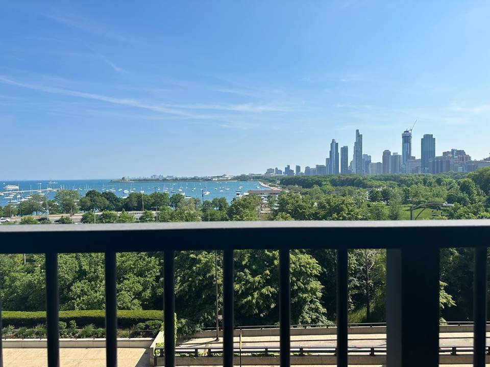 2 Bedroom homes at 400 E Randolph in Chicago