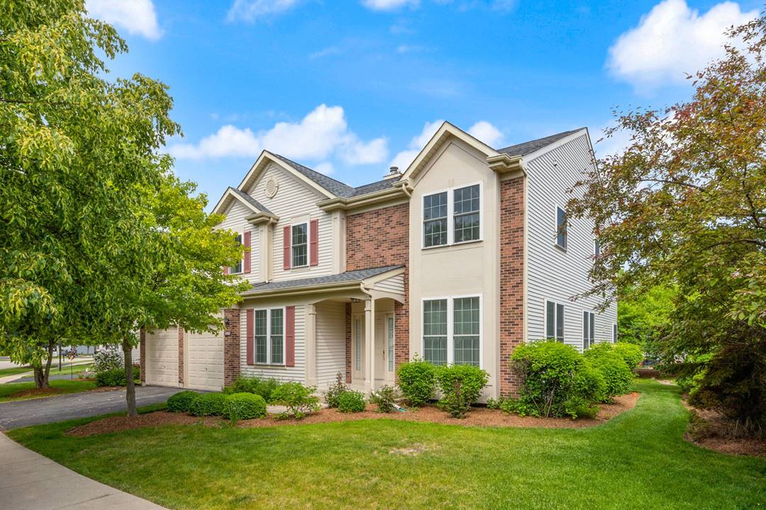 29567 N Birch, Lake Bluff, IL 60044