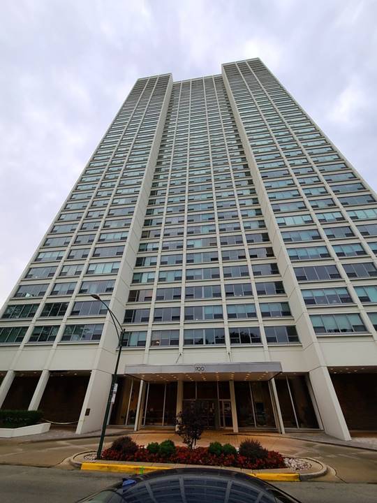 1700 E 56th, Apt 1706, Chicago, IL 60637 - Hyde Park