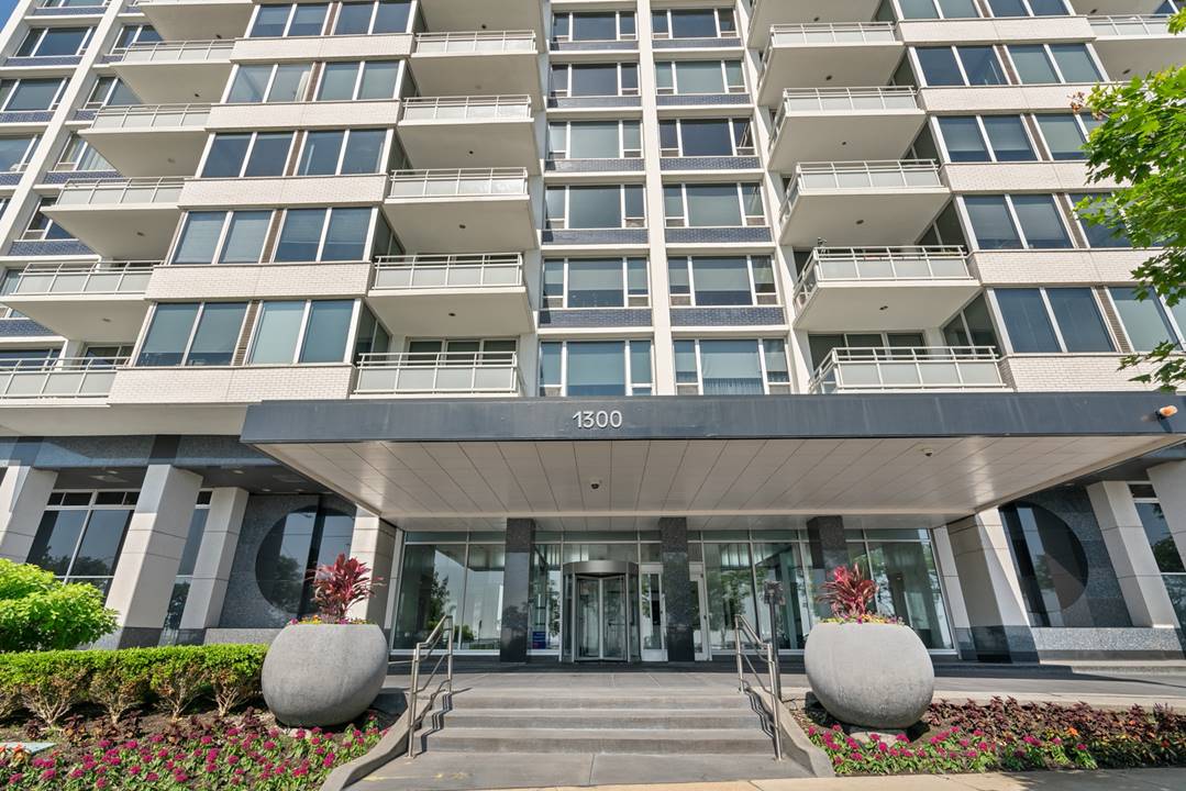 1300 N Lake Shore, Unit 20D, Chicago, IL 60610 - Gold Coast