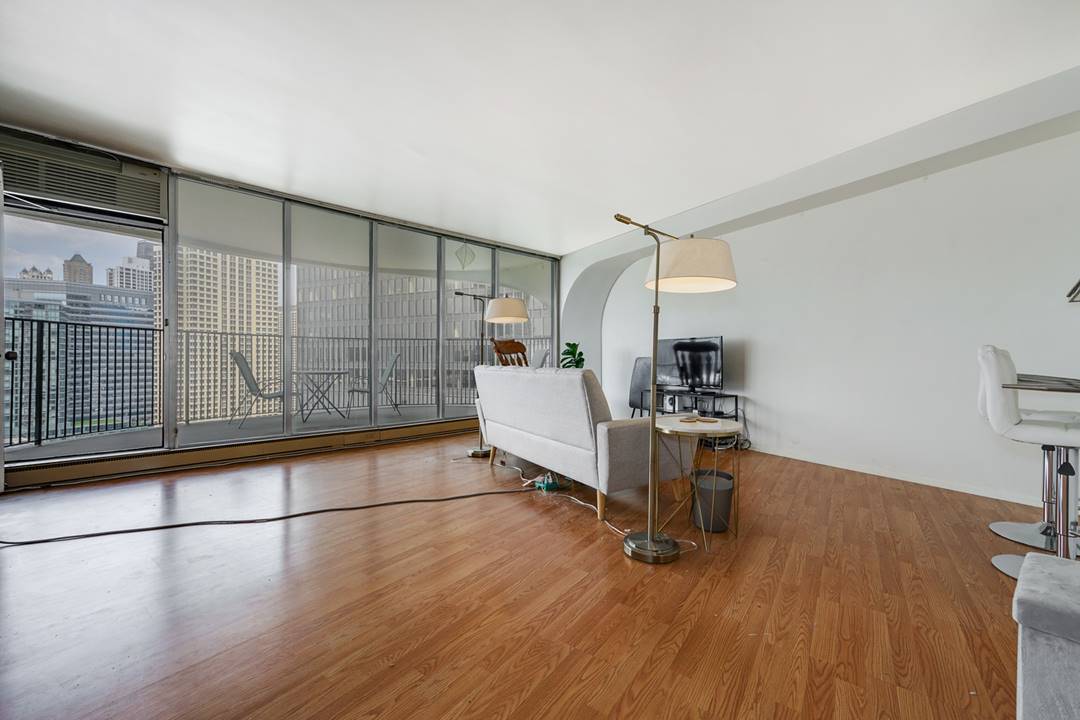 300 N State, Unit 3129, Chicago, IL 60654 - River North