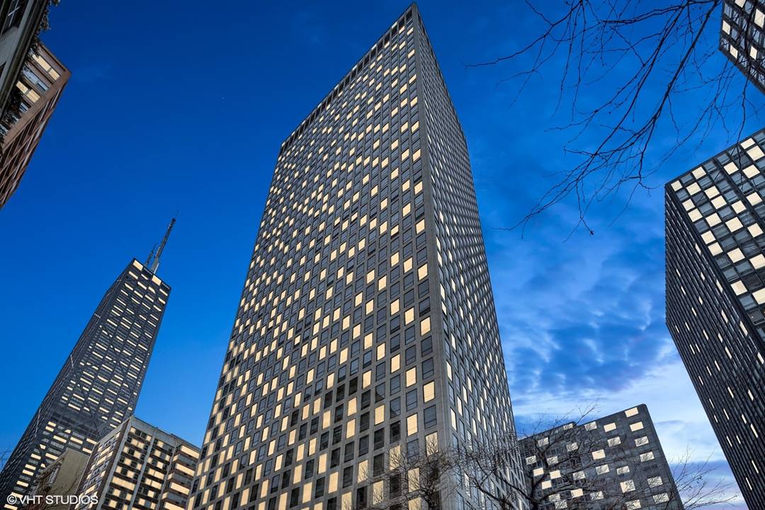 260 E Chestnut, Unit 2502, Chicago, IL 60611 - Streeterville