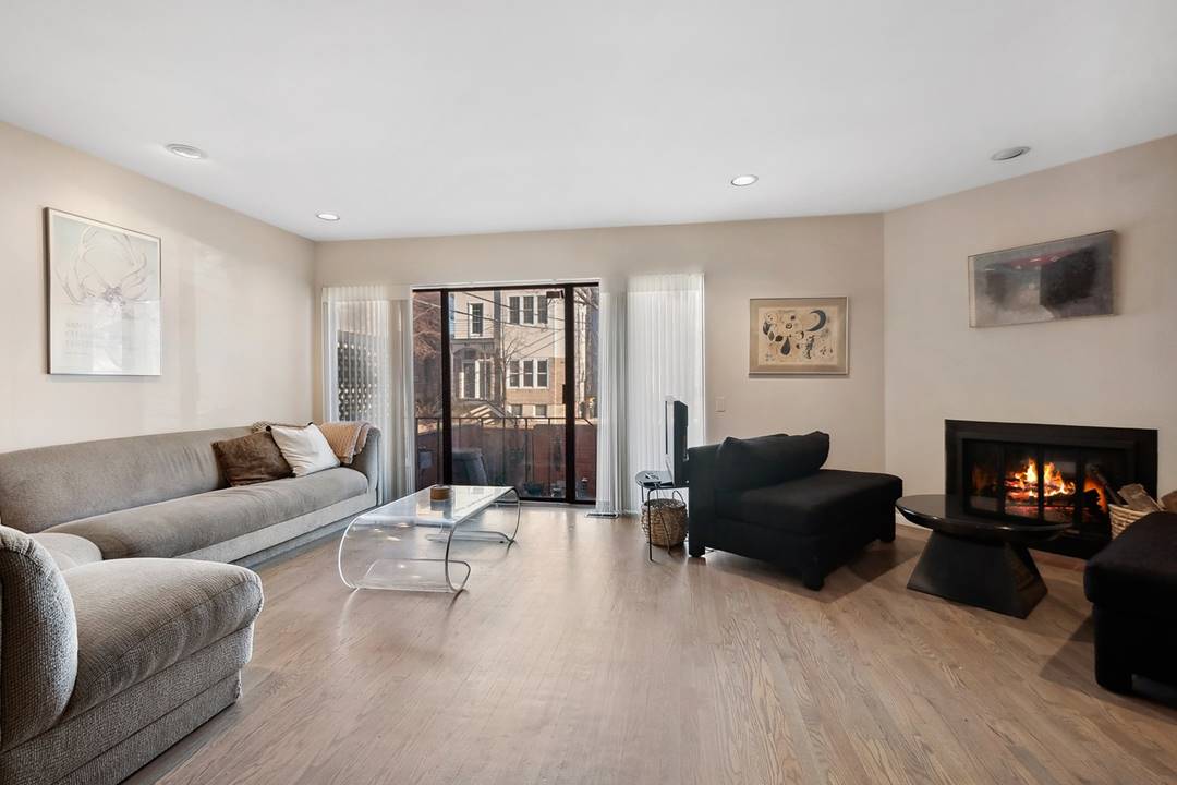 2742 N Dayton, Unit A, Chicago, IL 60614 - Lincoln Park