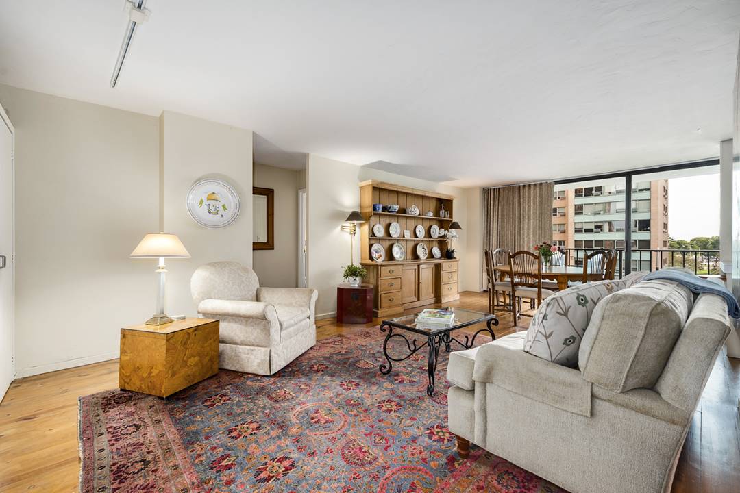 3150 N Sheridan, Unit 3B, Chicago, IL 60657 - Lakeview