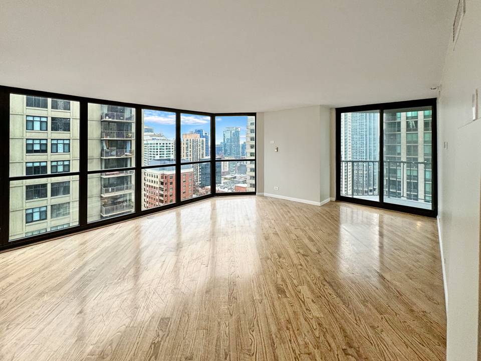 10 E Ontario, Apt 2208, Chicago, IL 60611 - River North