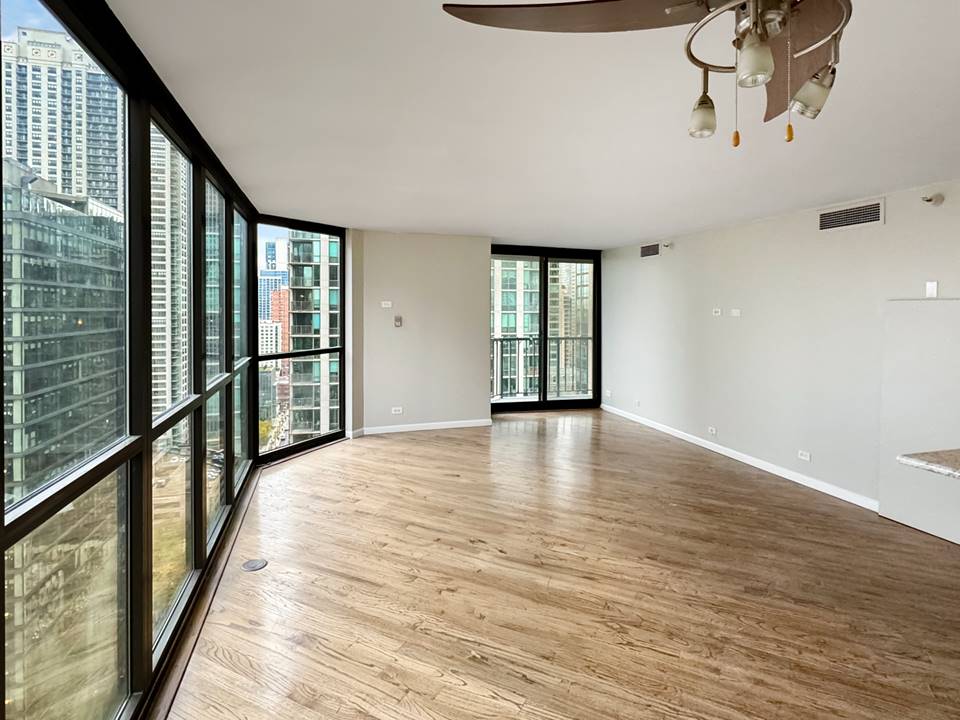 10 E Ontario, Apt 2208, Chicago, IL 60611 - River North