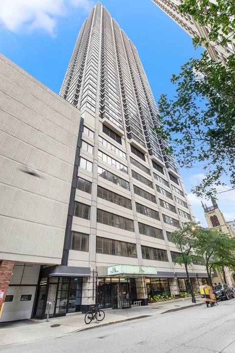 30 E Huron, Apt 3006, Chicago, IL 60611 - River North