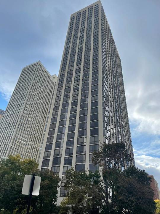 2650 N Lakeview, Apt 2004, Chicago, IL 60614 - Lincoln Park