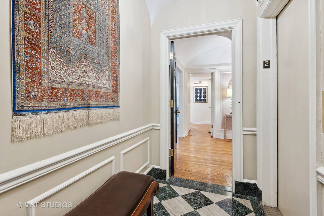 70 E Cedar, Unit 2W, Chicago, IL 60611 - Gold Coast