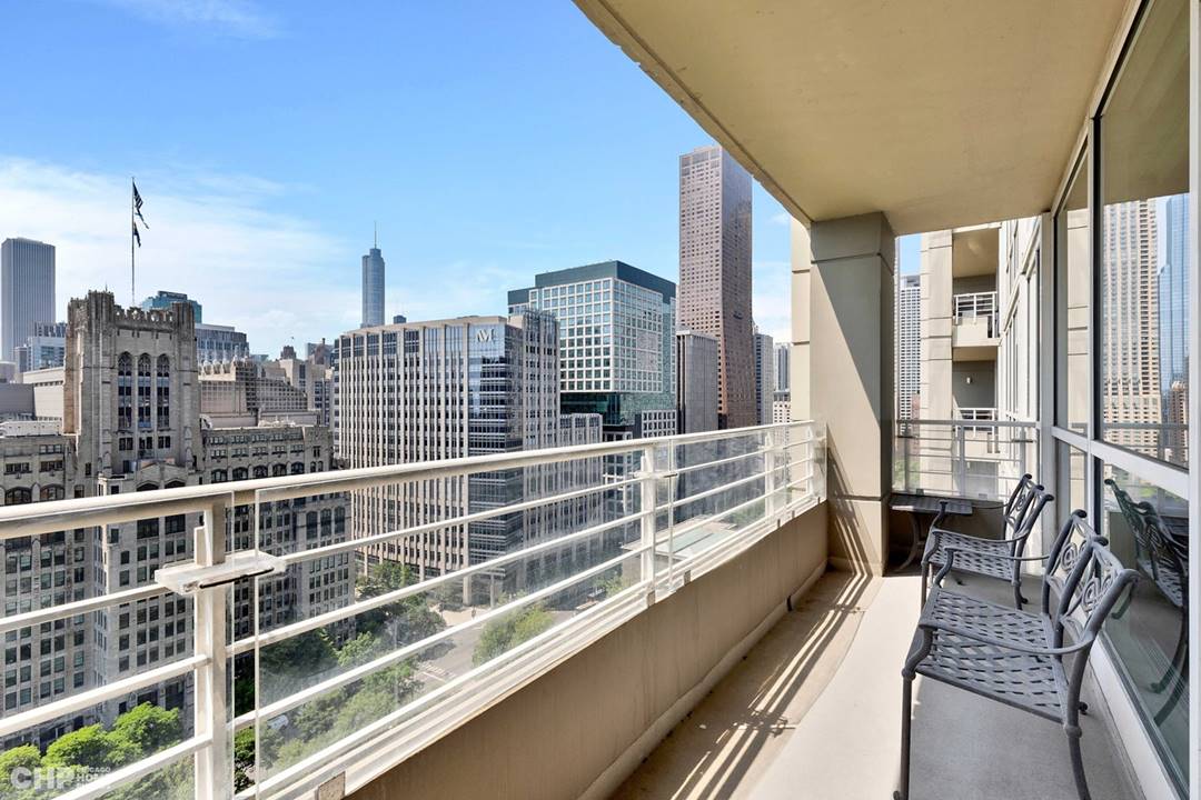 250 E Pearson, Unit 2105, Chicago, IL 60611 - Streeterville