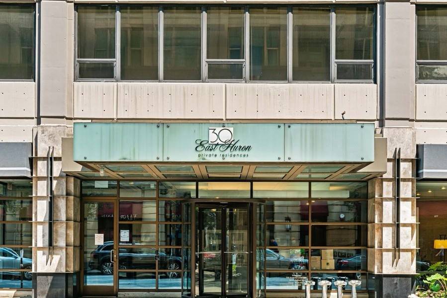 30 E Huron, Apt 2902, Chicago, IL 60611 - River North