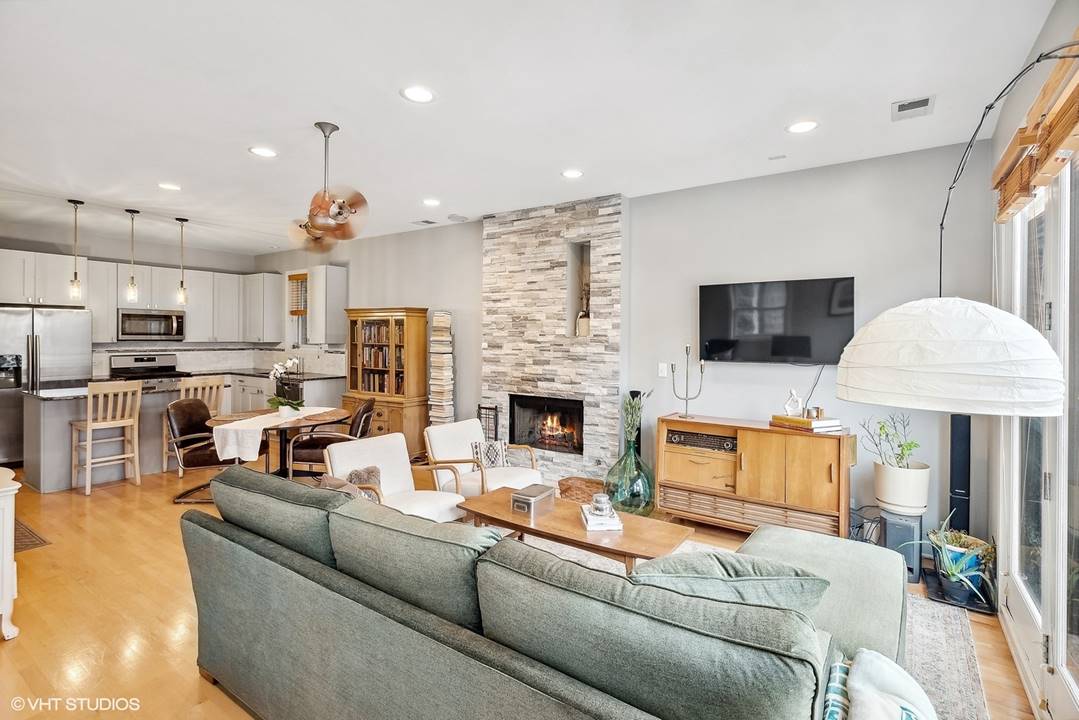 859 N Paulina, Unit 2, Chicago, IL 60622 - East Village