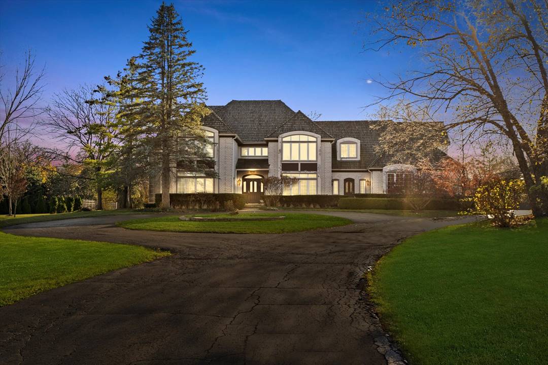 450 Hunter, Lake Forest, IL 60045