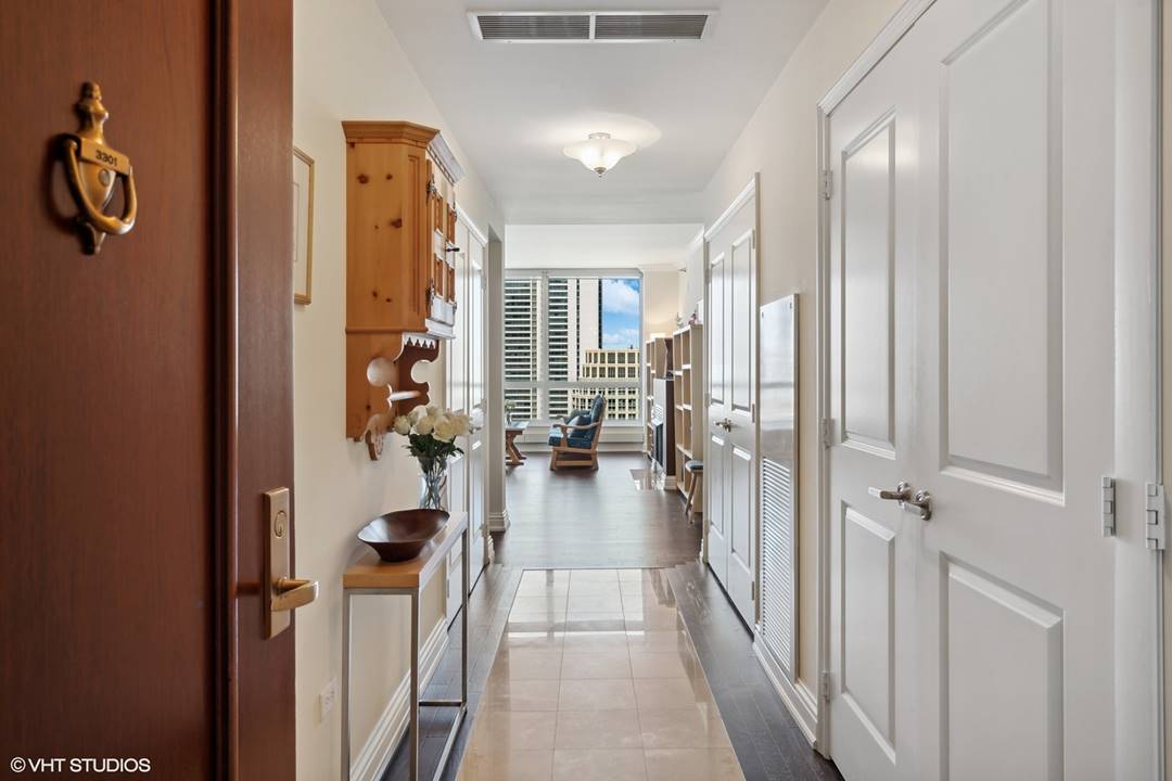 55 E Erie, Unit 3301, Chicago, IL 60611 - River North