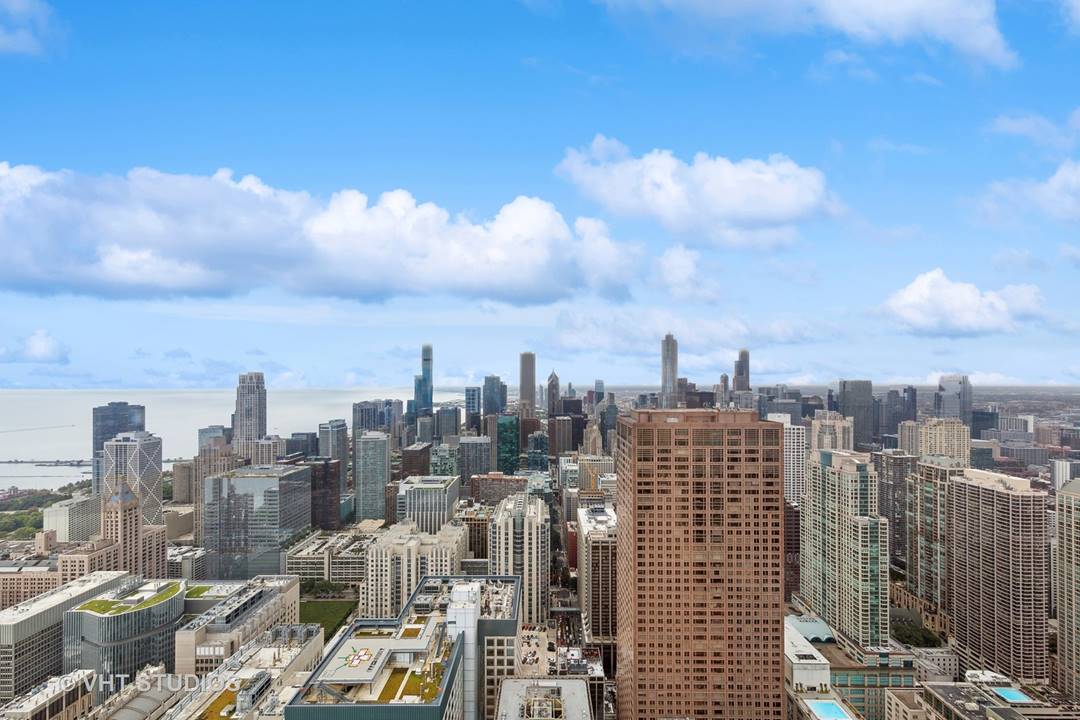 180 E Pearson, Unit 6907, Chicago, IL 60611 - Streeterville