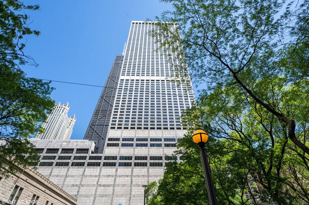 180 E Pearson, Unit 3805, Chicago, IL 60611 - Streeterville