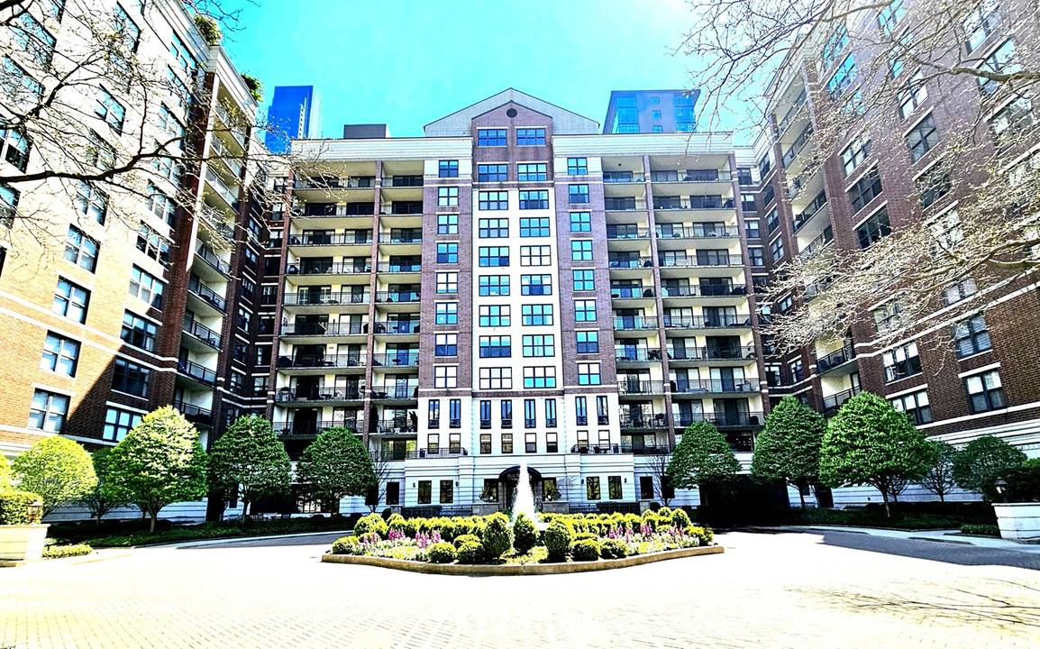 55 W Delaware, Unit 303, Chicago, IL 60610 - Near North
