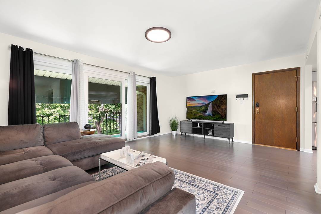 9637 S Keeler, Unit 2F, Oak Lawn, IL 60453