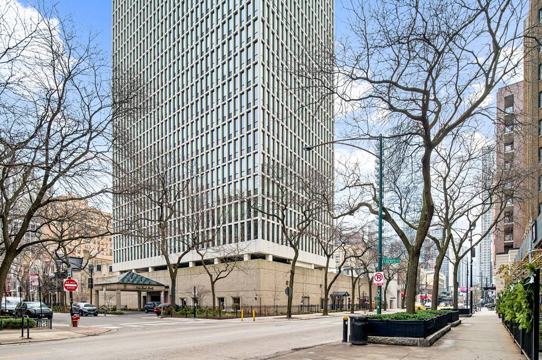 1 E Scott, Apt 2307, Chicago, IL 60610 - Gold Coast