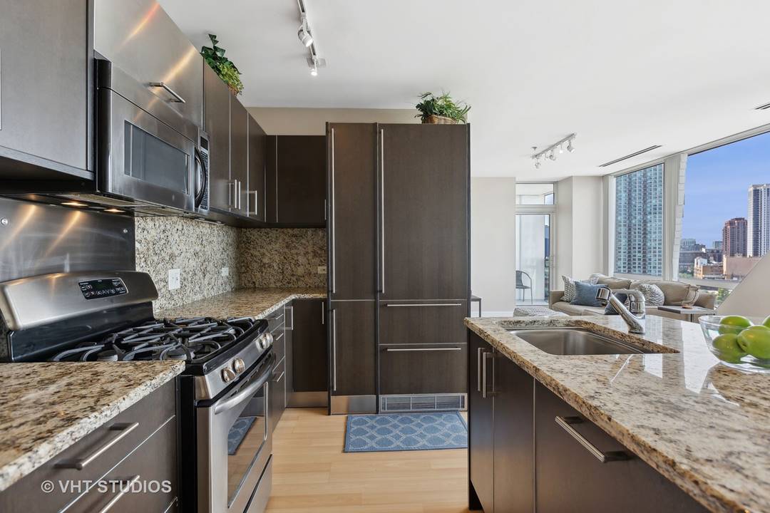 510 W Erie, Unit 1003, Chicago, IL 60654 - River North