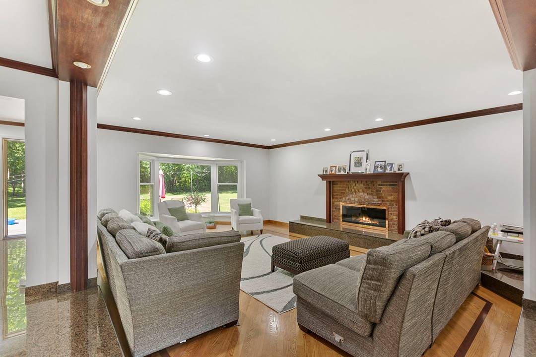 868 Mccormick, Lake Forest, IL 60045