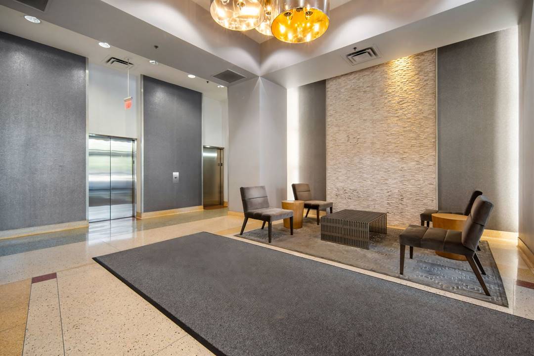 375 W Erie, Apt 424, Chicago, IL 60654 - River North