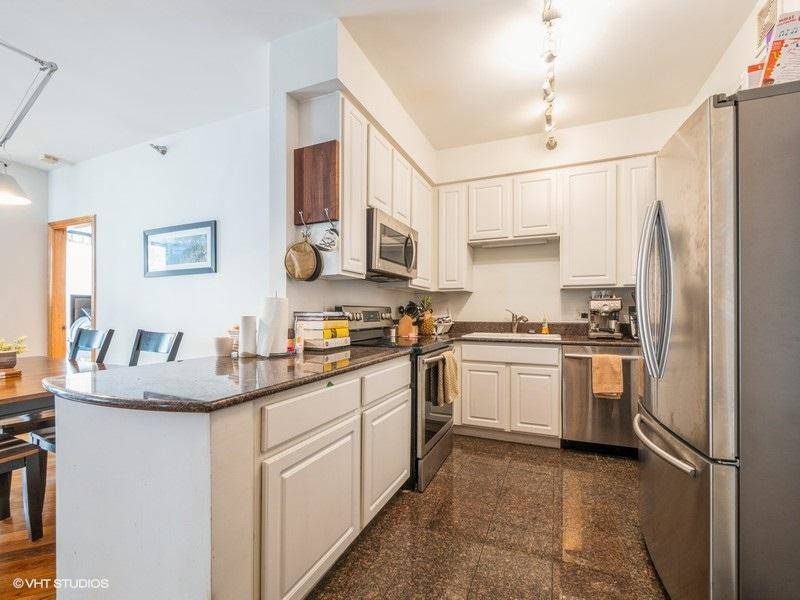 435 W Erie, Apt 808, Chicago, IL 60654 - River North