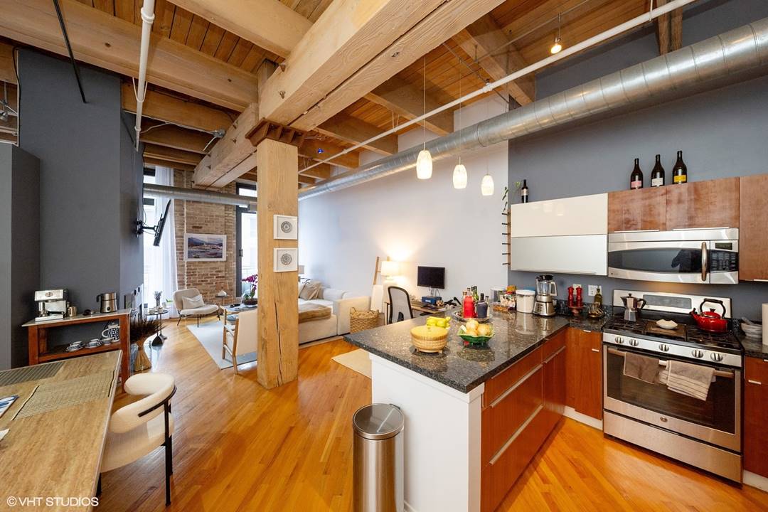375 W Erie, Apt 306, Chicago, IL 60654 - River North
