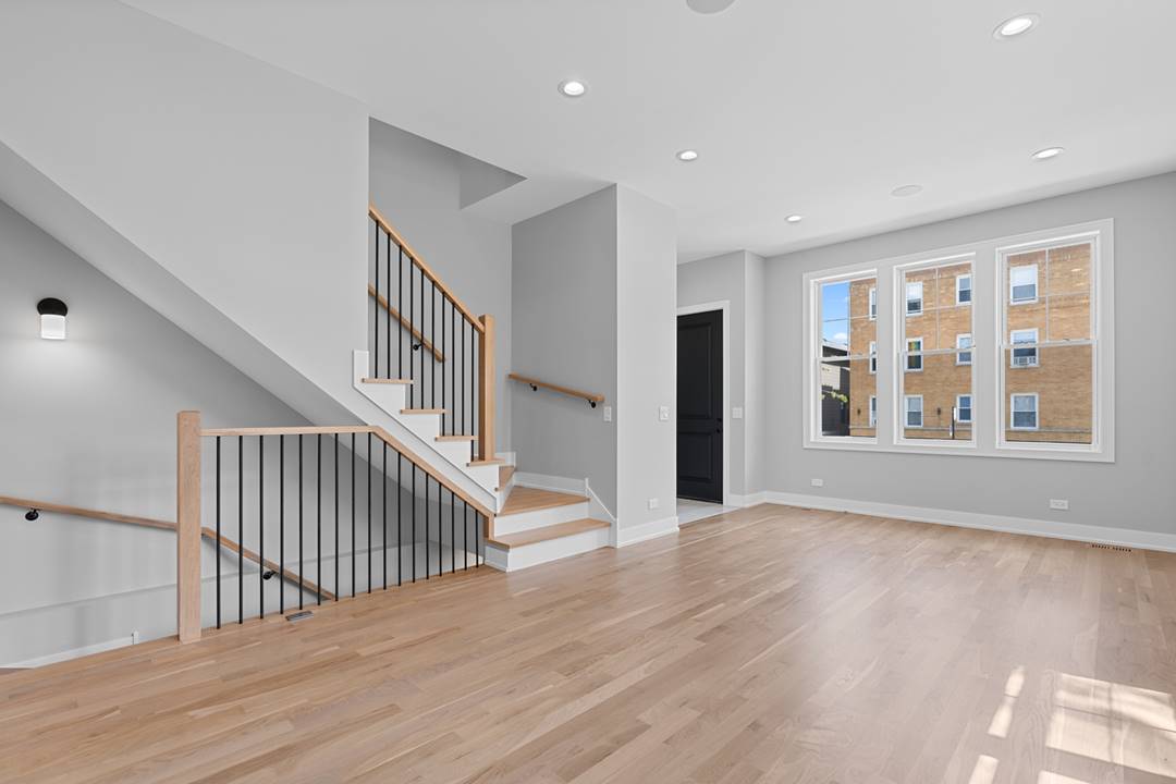 4100 N Troy, Chicago, IL 60618 - Irving Park