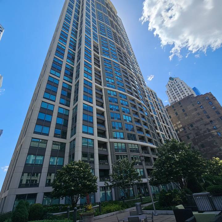 130 N Garland, Unit 5003, Chicago, IL 60602 - The Loop