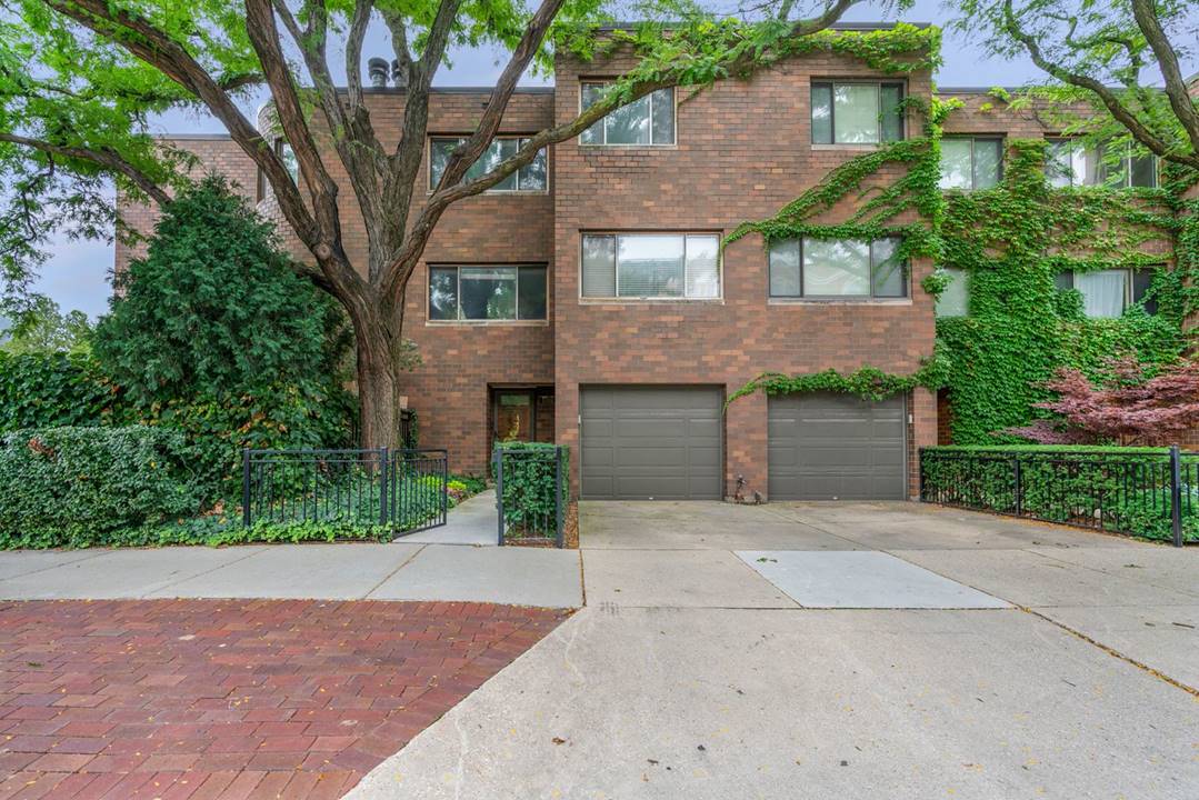 1704 N Larrabee, Chicago, IL 60614 - Lincoln Park