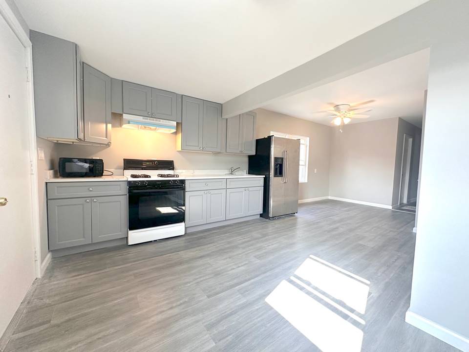 6064 S 74th, Summit, IL 60501